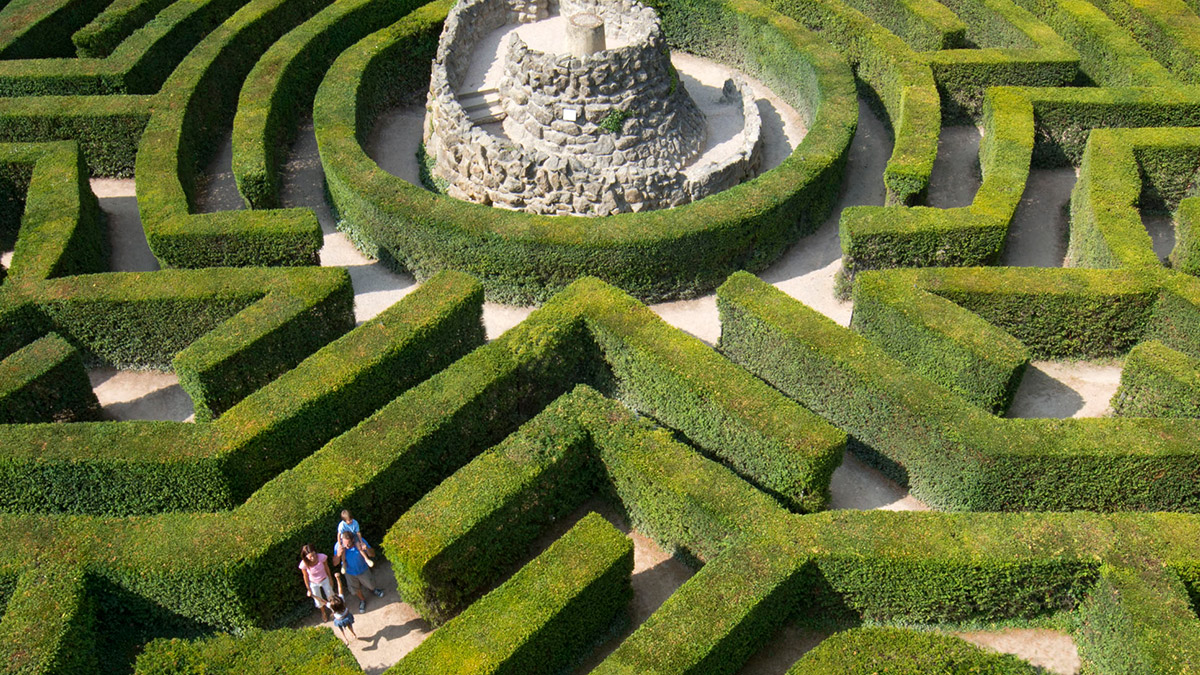 Leeds Castle - Treasure Houses of England