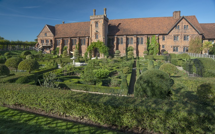 Hatfield House - Treasure Houses of England